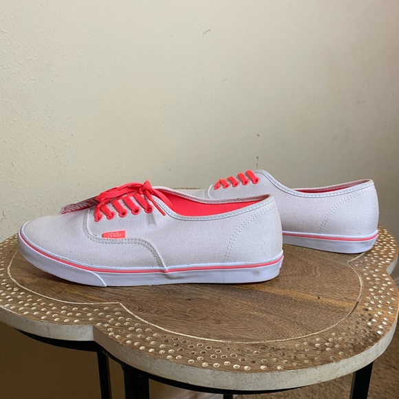 Vans | Shoes | Nwt Vans Classics Whiteneon Pink Lace Up Low Rise Skate ...